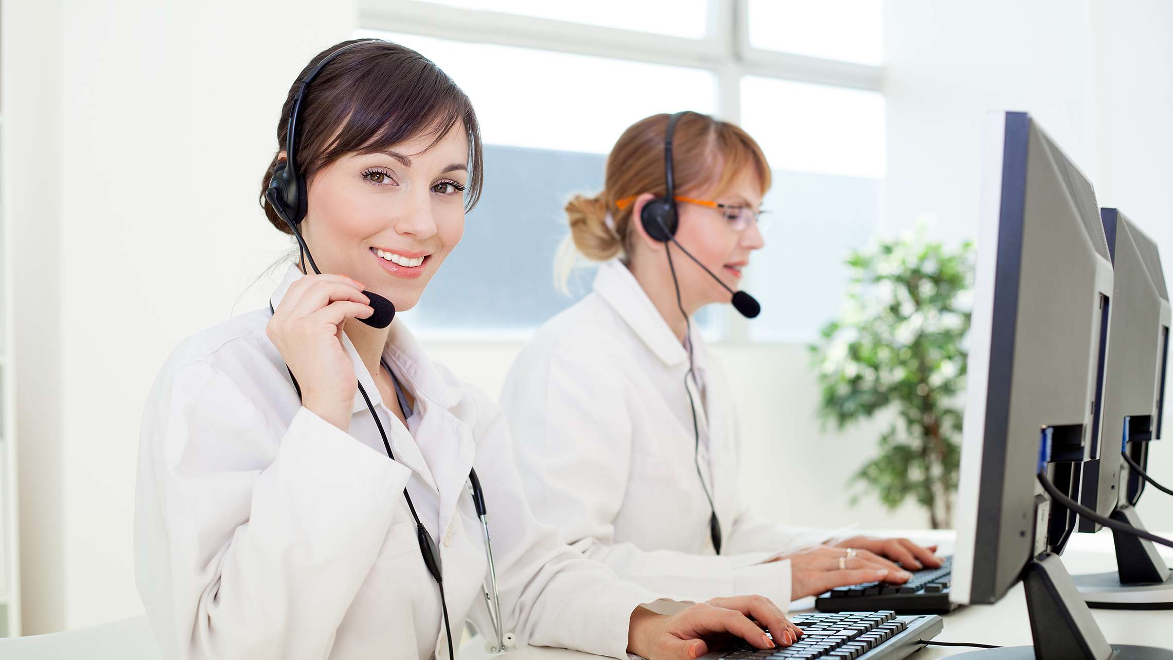 24-hour travel emergency call | HanseMerkur International AG